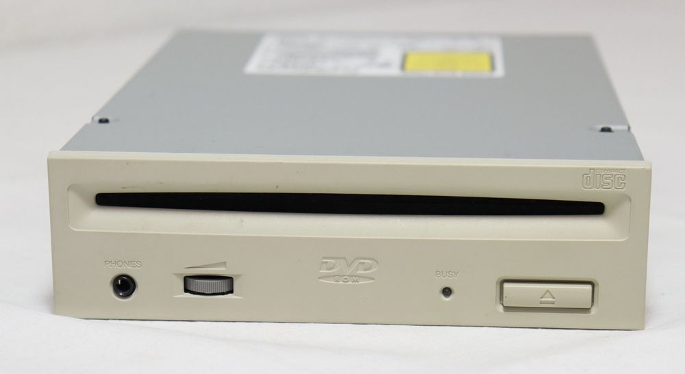 CD / DVD Laufwerk 5.25" IDE mit Slot Einschub (Gebraucht) in Frick für ...