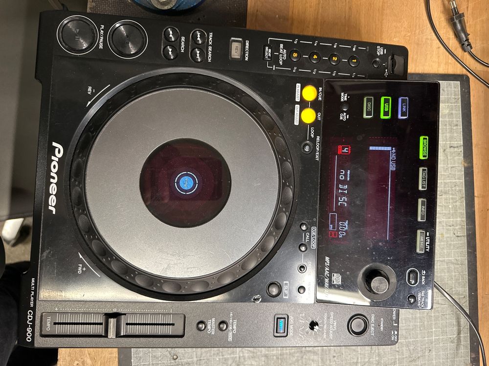 CDJ 900 (Gebraucht) in Zürich für CHF 429 – nur Abholung auf Ricardo kaufen