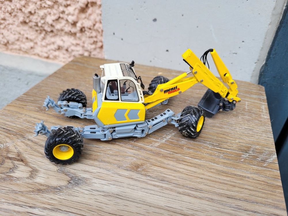 Menzi Muck A91 4x4 1/50 (Gebraucht) in Niederbüren für CHF 140 – mit Lieferung auf Ricardo kaufen