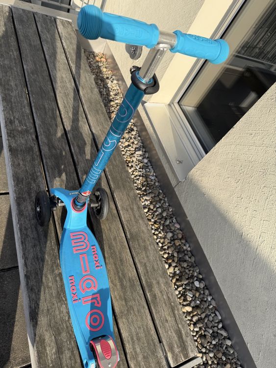 Micro Maxi Deluxe Kickboard Scooter Hellblau Top Zustand (Gebraucht) in ...