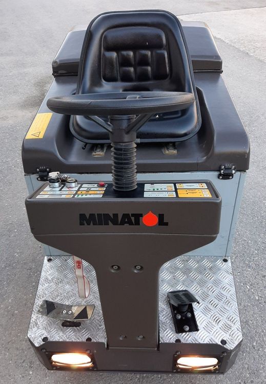 Scheuersaugmaschine Minatol (Defekt) in Grenchen für CHF 700 – mit ...