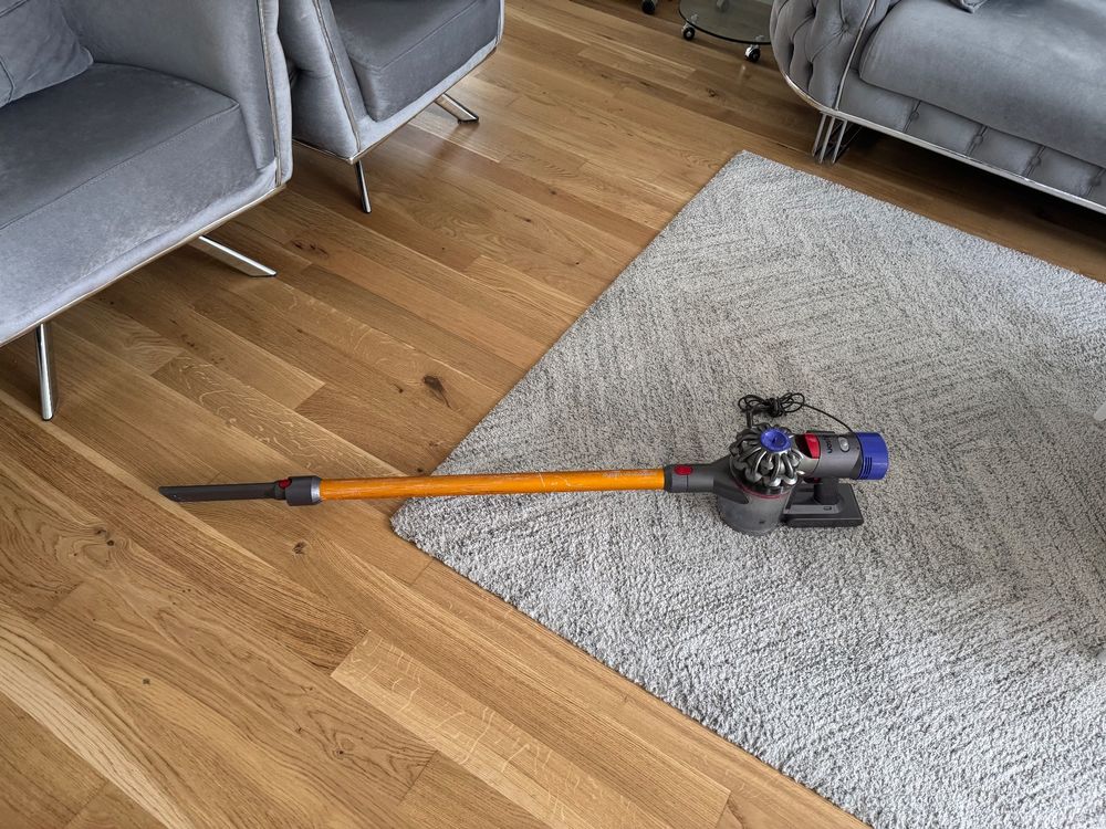 Dyson SV10 Akku Staubsauger. LIEFERUNG GRATIS (Gebraucht) in Thun für ...