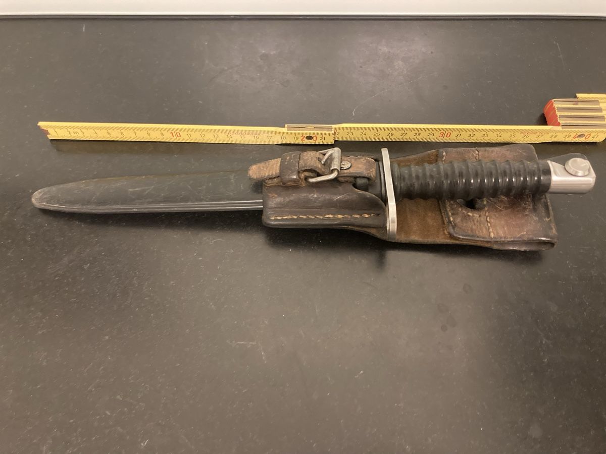 Sturmgewehr 57 Bajonett mit Lederscheide (Gebraucht) in Gränichen für ...