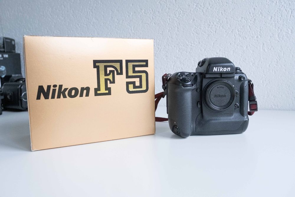 Nikon F5 - Neuwertig in OVP in seltenem Originalzustand (Neu (gemäss ...