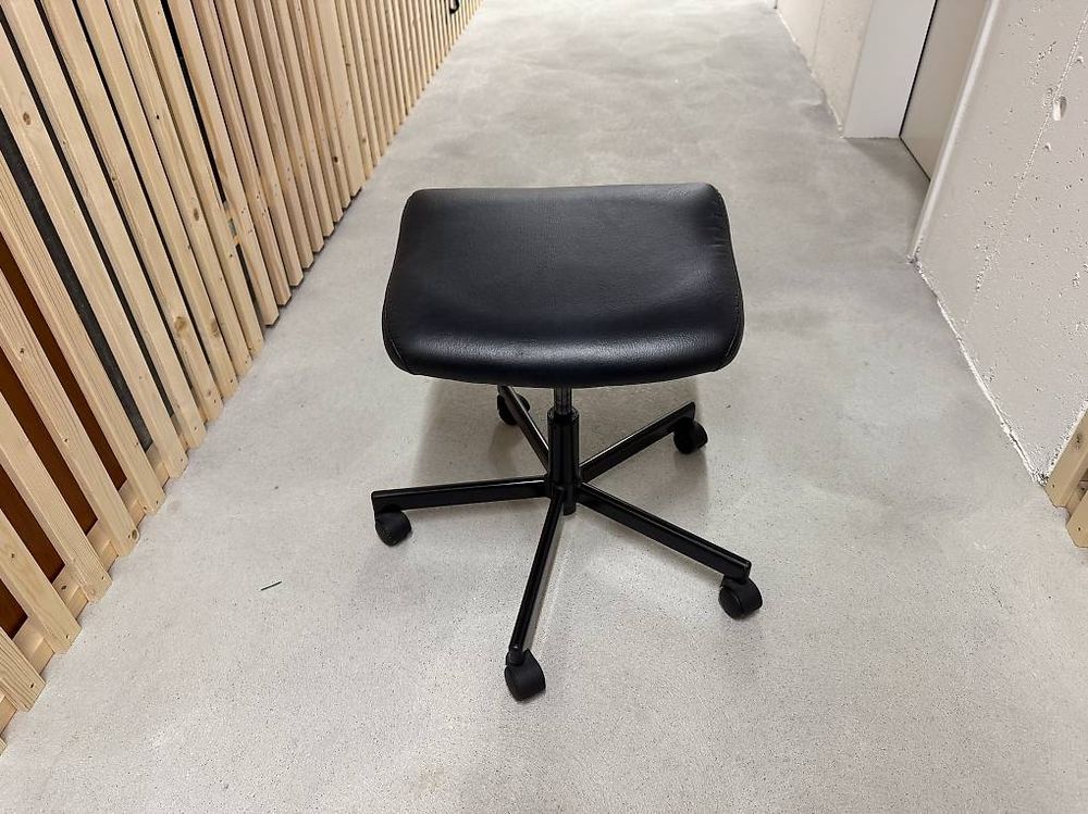 KEA AJES Rollhocker in Schwarz (Gebraucht) in Sursee für CHF 10 – nur ...