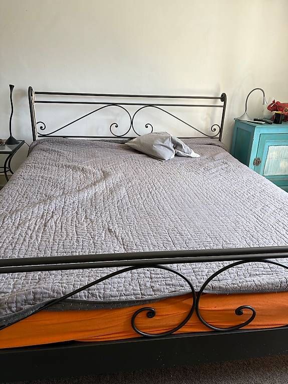 Lit en fer / métal / acier / 180 X 200 (Gebraucht) in Genève für CHF ...