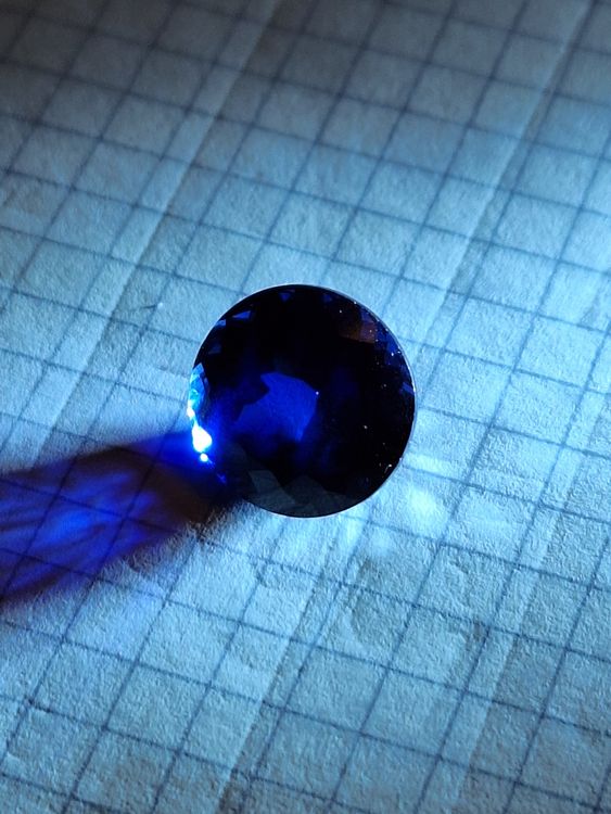 Dunkelblauer Saphir Ceylon (Sri Lanka) ca. 9.90ct. ct. (Neu (gemäss ...