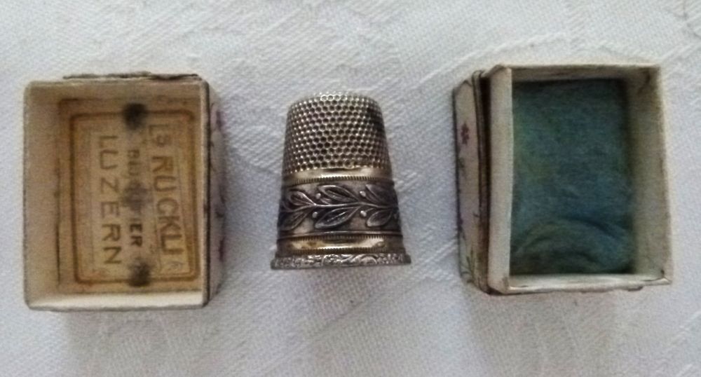 Antiker Fingerhut Silber, mit Original-Schachtel (Gebraucht) in ...