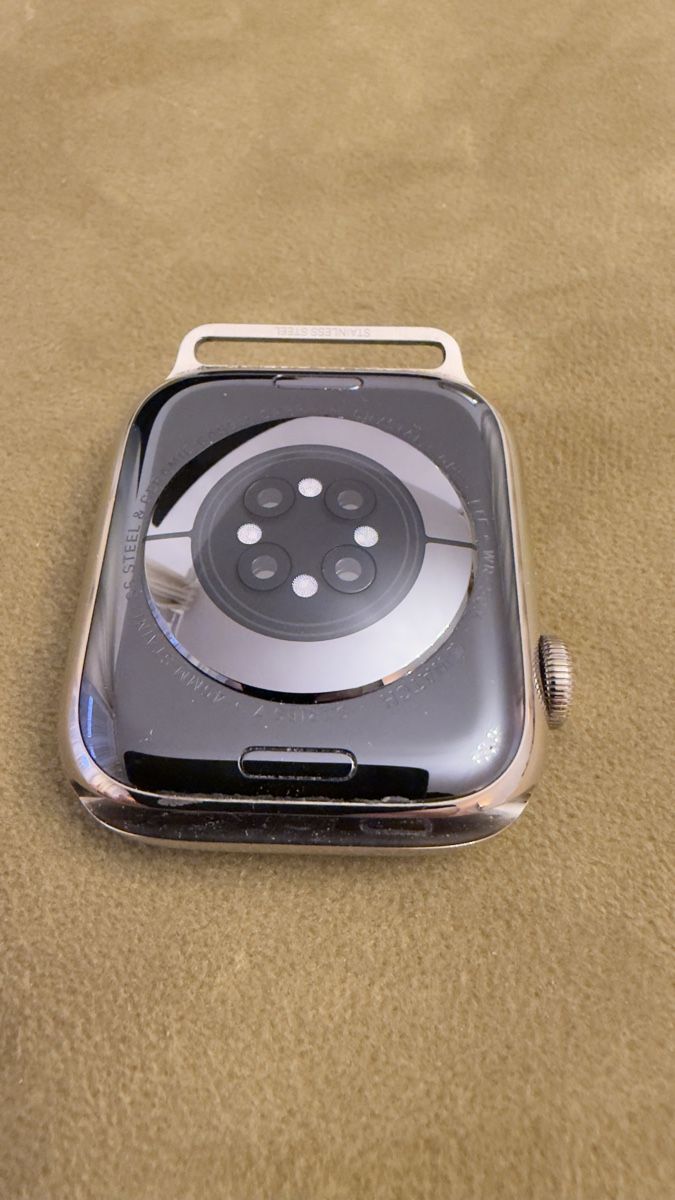 Apple Watch 7 Gold Edelstahl 45mm - Top Zustand, 86% Akku (Gebraucht ...