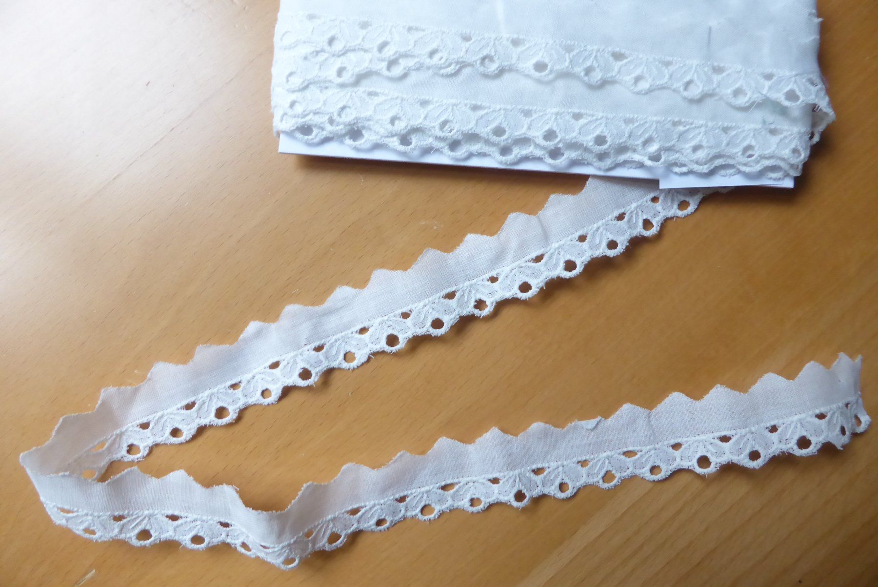 Alte St. Galler Spitzen, weiss - Restenpreis für 6 Meter (Neu (gemäss ...