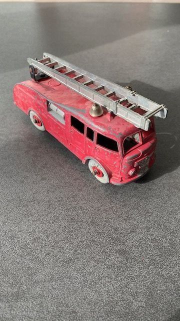 Dinky Toys Fire engine, GB, 955, meccano LTD (D'occasion) à Meyrin pour ...