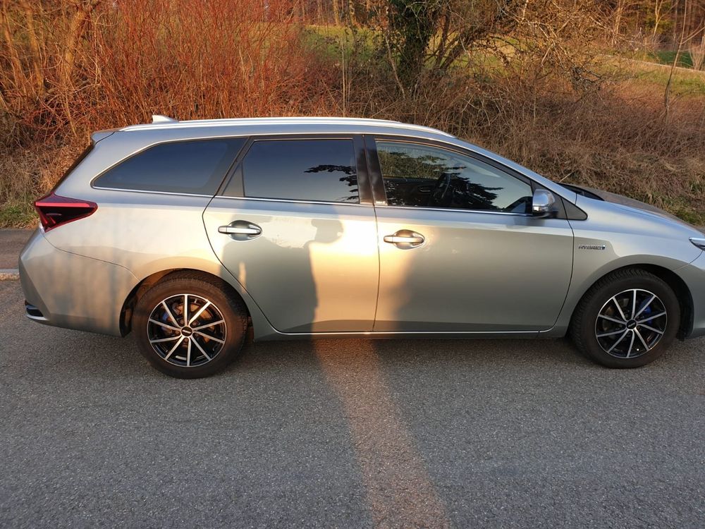 Toyota Auris Touring Sports 1.8 HSD Trend | Kaufen auf Ricardo