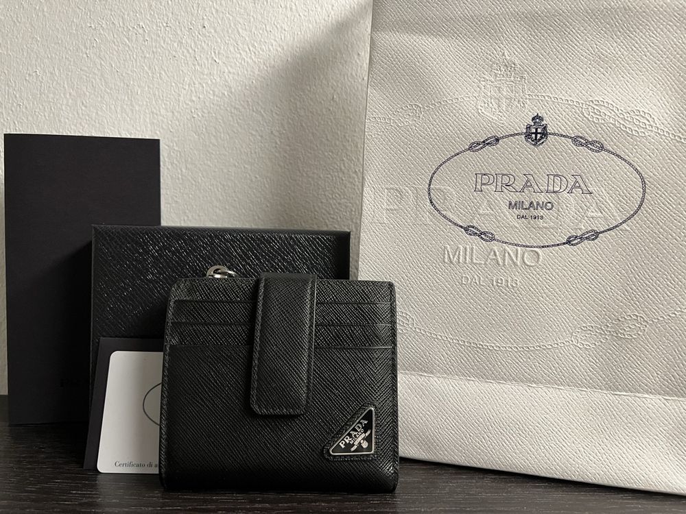 Prada Portemonnaie | Kaufen auf Ricardo