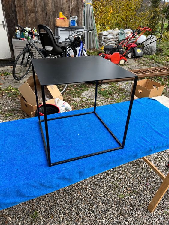Moderne Metal Tisch, Nr 98 (Gebraucht) in Glattfelden für CHF 6 – nur ...