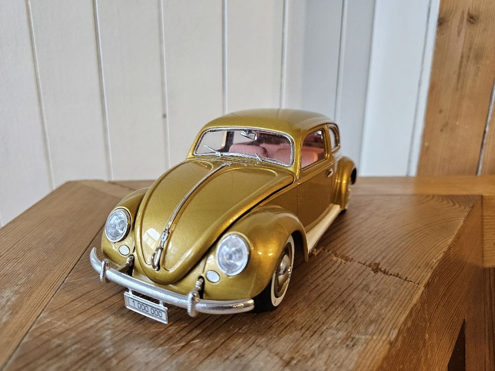 55'VW Käfer Gold 1:18 (Gebraucht) in Goldingen für CHF 30 – mit ...