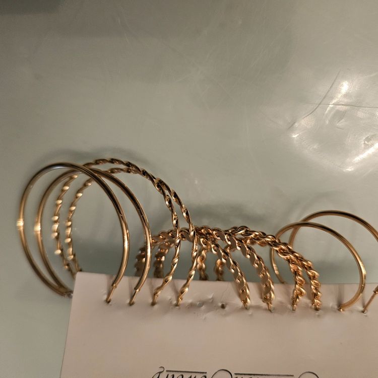 5 Paar Creolen Gold verschiedene grössen (Neu und originalverpackt) in wolfhalden für CHF 6 ...