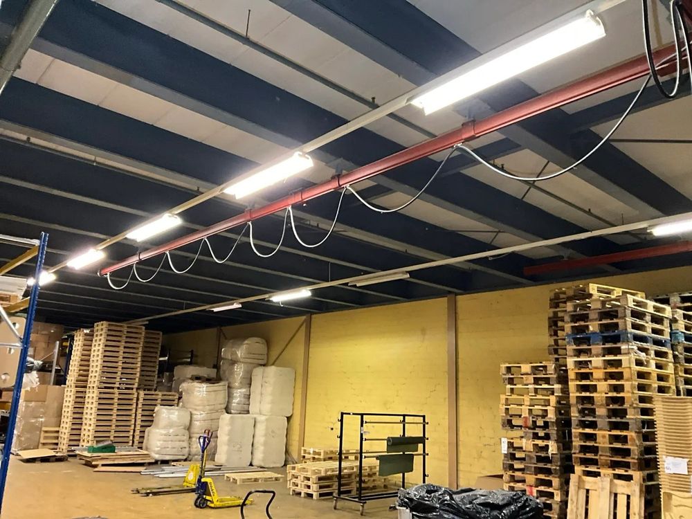 Hallenkran Demag mit Kettenkran + Plattenheber ca 12mx8m (Gebraucht) in ...