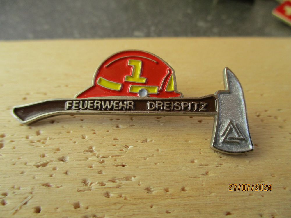 FW Feuerwehr Dreispitz Pin Axt (Neu (gemäss Beschreibung)) in Felsberg ...