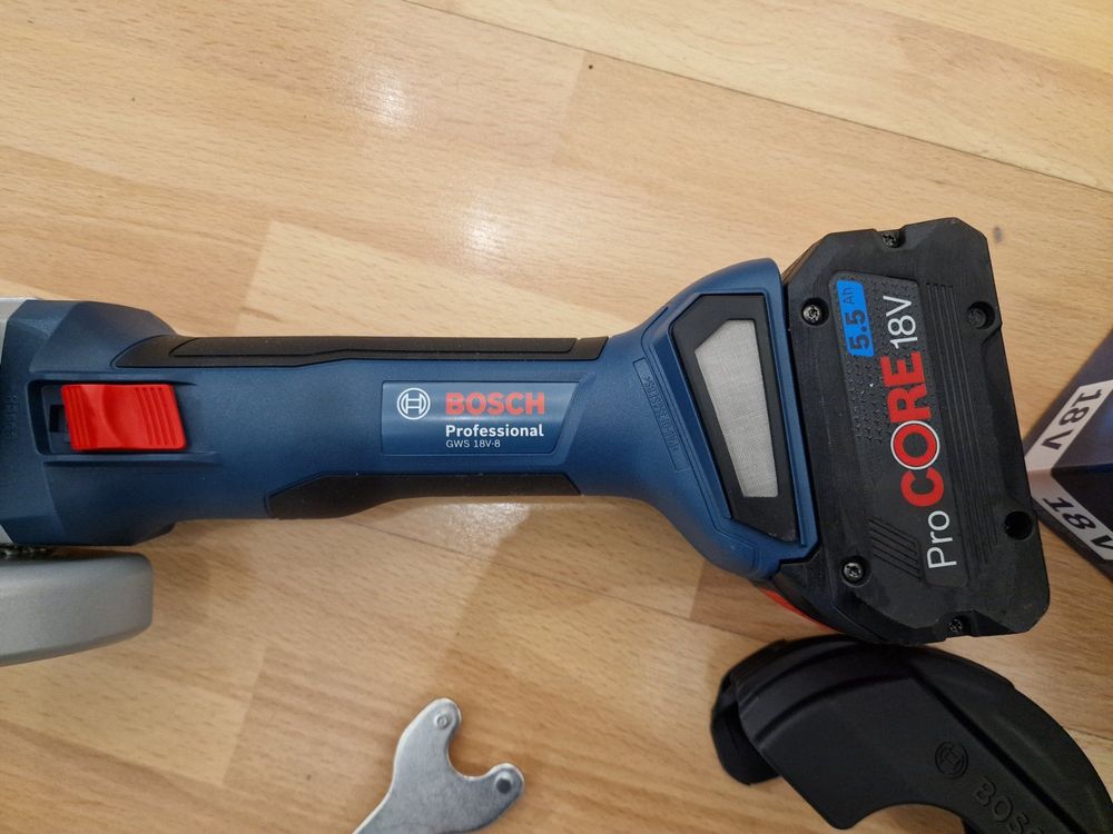 Bosch Professional GWS 18V-8 inkl. 5.5Ah Pro Core Akku (Neu (gemäss ...