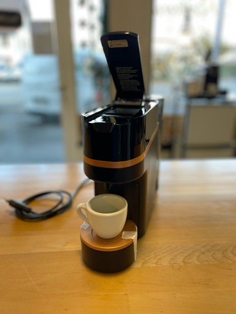 E.S.E Pad`s Kaffeemaschine von CAPITANI (LINE) Schwarz/Gold | Kaufen auf Ricardo