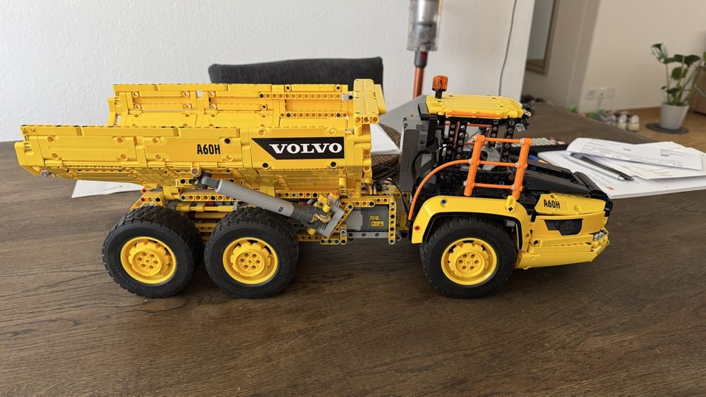 LEGO Technic Damper Volvo A60H (Gebraucht) in Mönchaltorf für CHF 70 ...