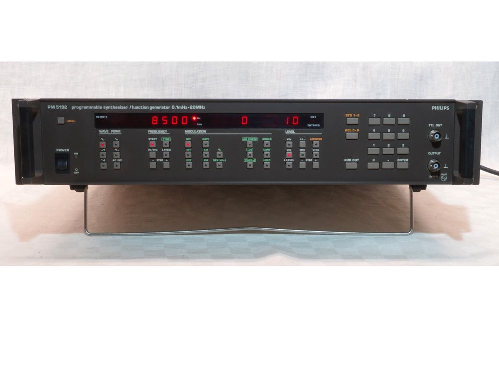 Philips Signal Generator PM5192 0.1mHz - 20 Mhz | Kaufen auf Ricardo