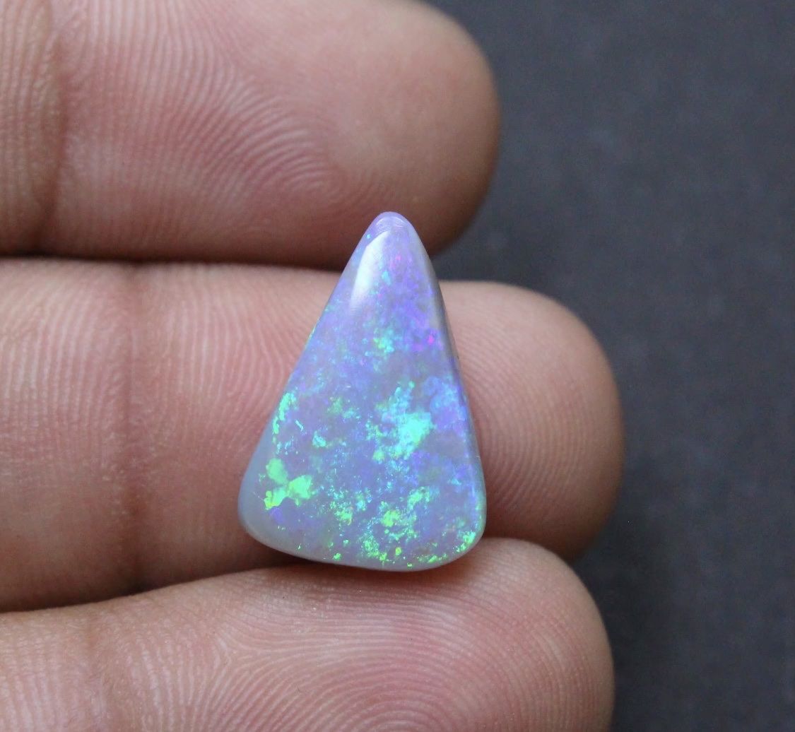 Superbe Opale noble 6 ct d'Australie, forme triangle rare! (Neuf (Voir ...