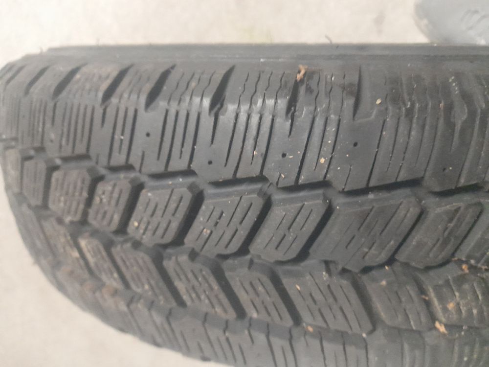 4x pneu (D'occasion) à Glattbrugg pour CHF 1 – retrait uniquement ...