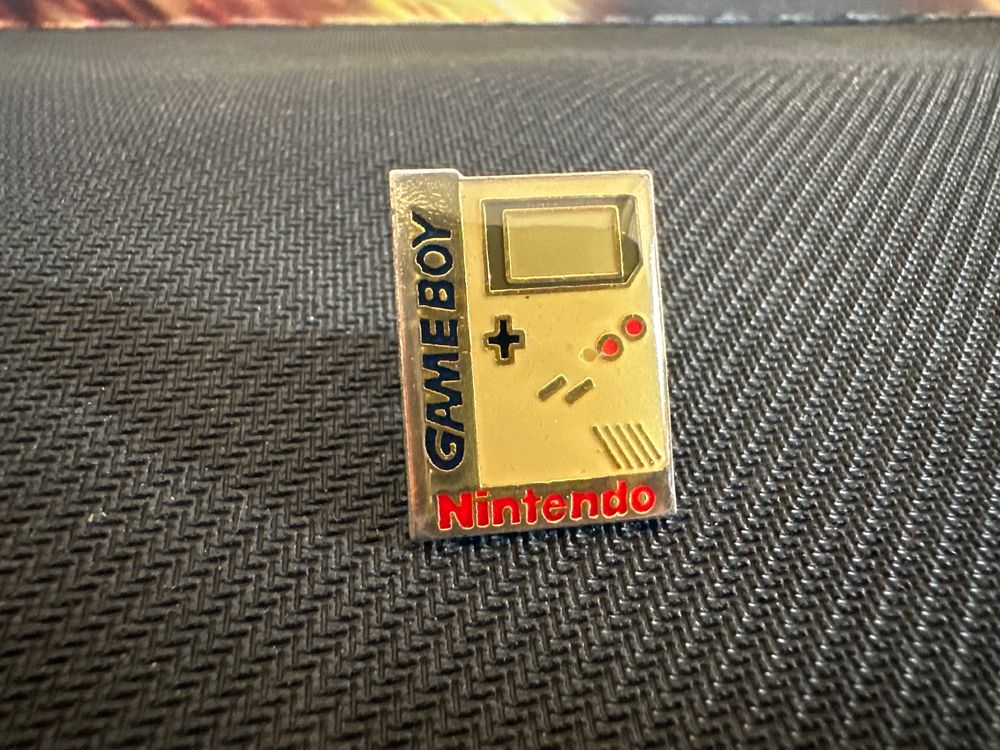 Nintendo Game Boy Pin - Gold Edition - Sammlerstueck! (Gebraucht) in ...