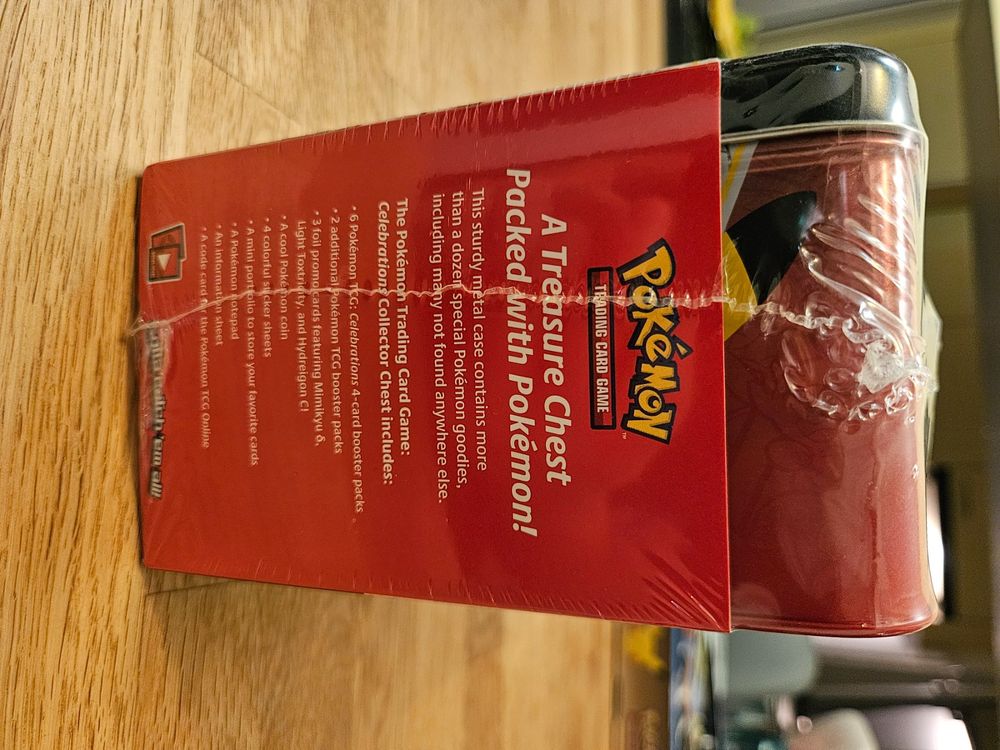 Pokemon 25 Jahre Jubiläum Treasure Chest (Neu und originalverpackt) in ...