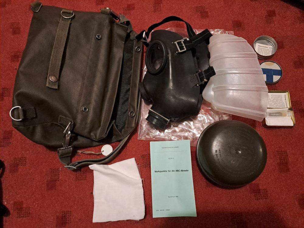 Schutzmaske 74 mit Zubehör und Filter in Tasche (Gebraucht) in St ...