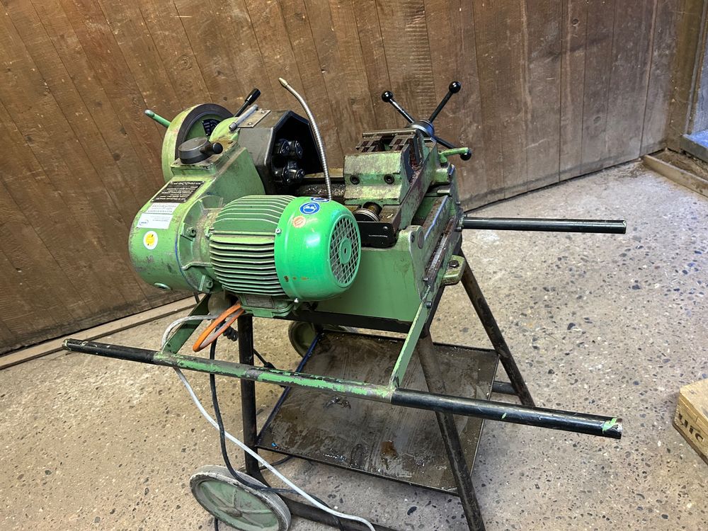 Gewindeschneidmaschine GF KM2 (Gebraucht) in kehrsatz für CHF 2610 – nur Abholung auf Ricardo kaufen