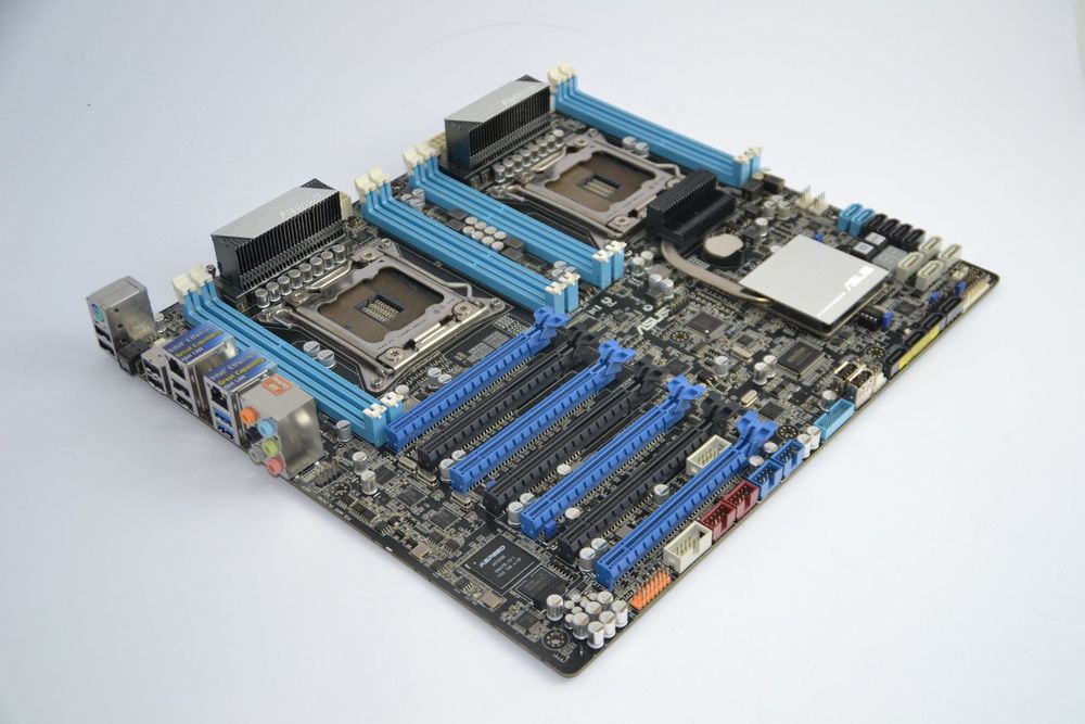 ASUS Z9PE-D8 WS Workstation Mainboard | Kaufen auf Ricardo