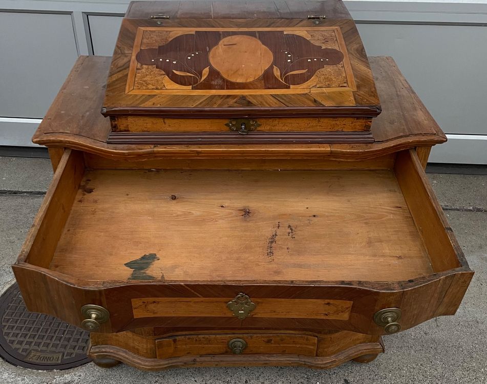 Antike Geschweifte Barock Kommode um 1770 Nussbaum | Kaufen auf Ricardo