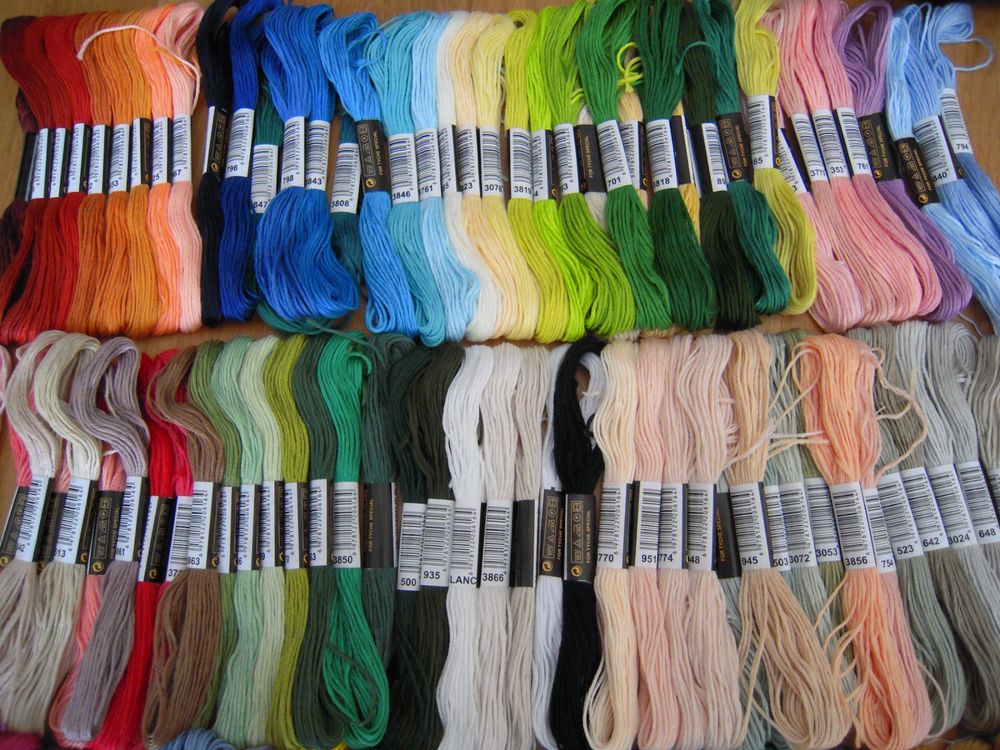 200 Stickfäden Stickgarn (200 verschiedene Farben!) Neu! (Neu und ...