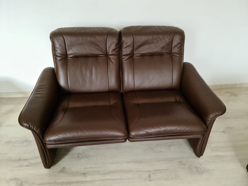 Schönes braunes 2er-Ledersofa (Gebraucht) in Horgen für CHF 20 – nur Abholung auf Ricardo kaufen