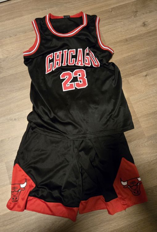 Chicago Bulls Set (Neu (gemäss Beschreibung)) in Schötz für CHF 16 ...