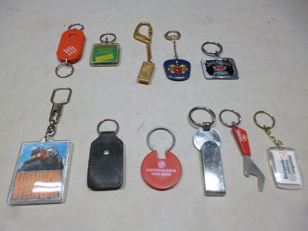 Ältere Schlüssel Anhänger 11 Stk. für Sammler gut erhalten (Gebraucht ...