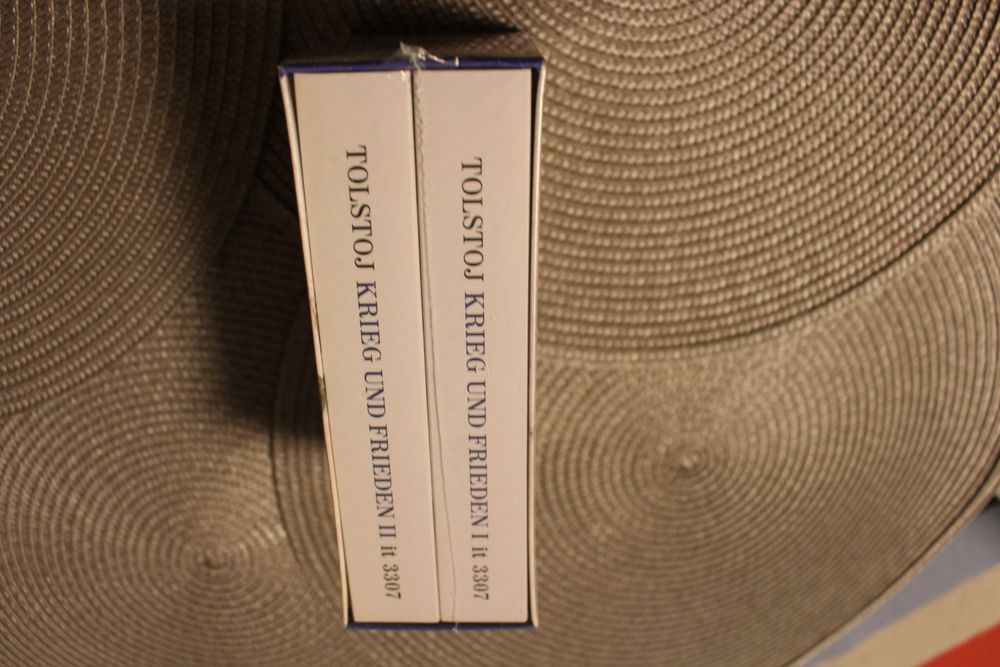 ORIGINALVERPACKT - Tolstoi - Krieg und Frieden - Zwei Bände (Neu und originalverpackt) in Horgen ...