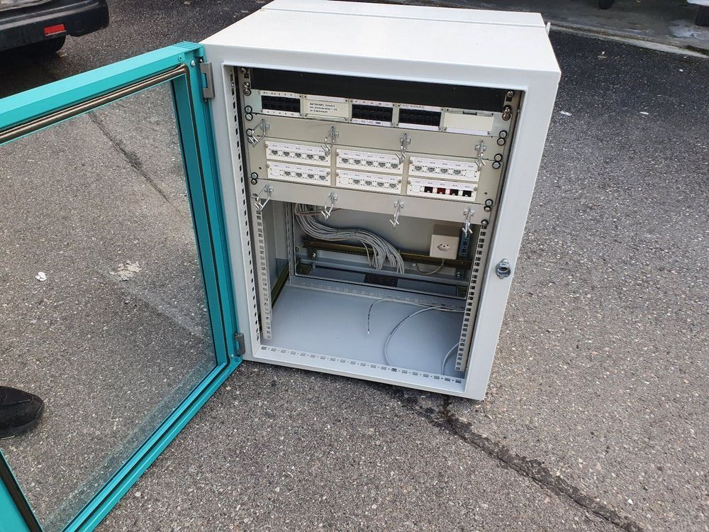 19 Zoll Rack Marke Rittal (Gebraucht) in Neuenegg für CHF 81 – mit ...