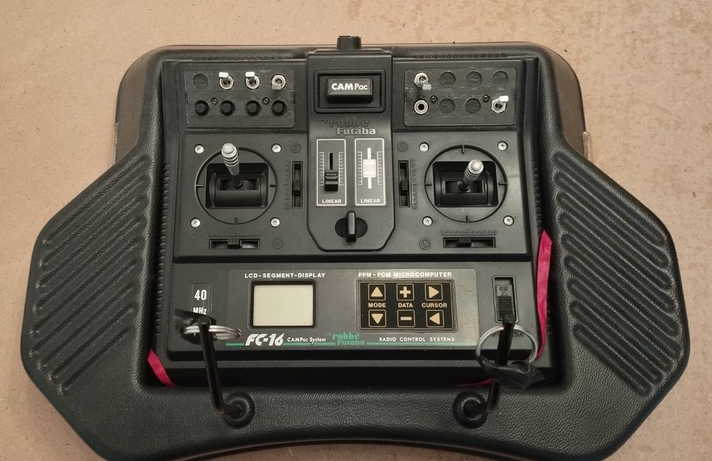 Futaba FC-16 mit CamPac und Senderpult | Kaufen auf Ricardo