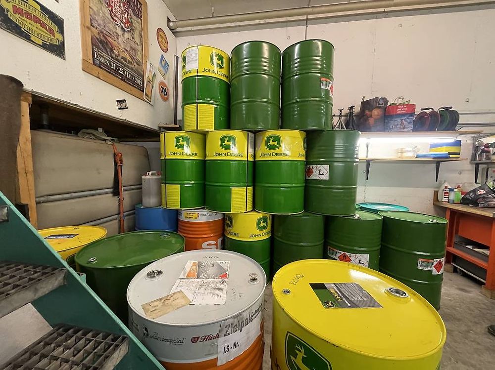 200 Liter Fässer / Fässer / Fass / Metall Fass/ 200 Liter (Gebraucht ...
