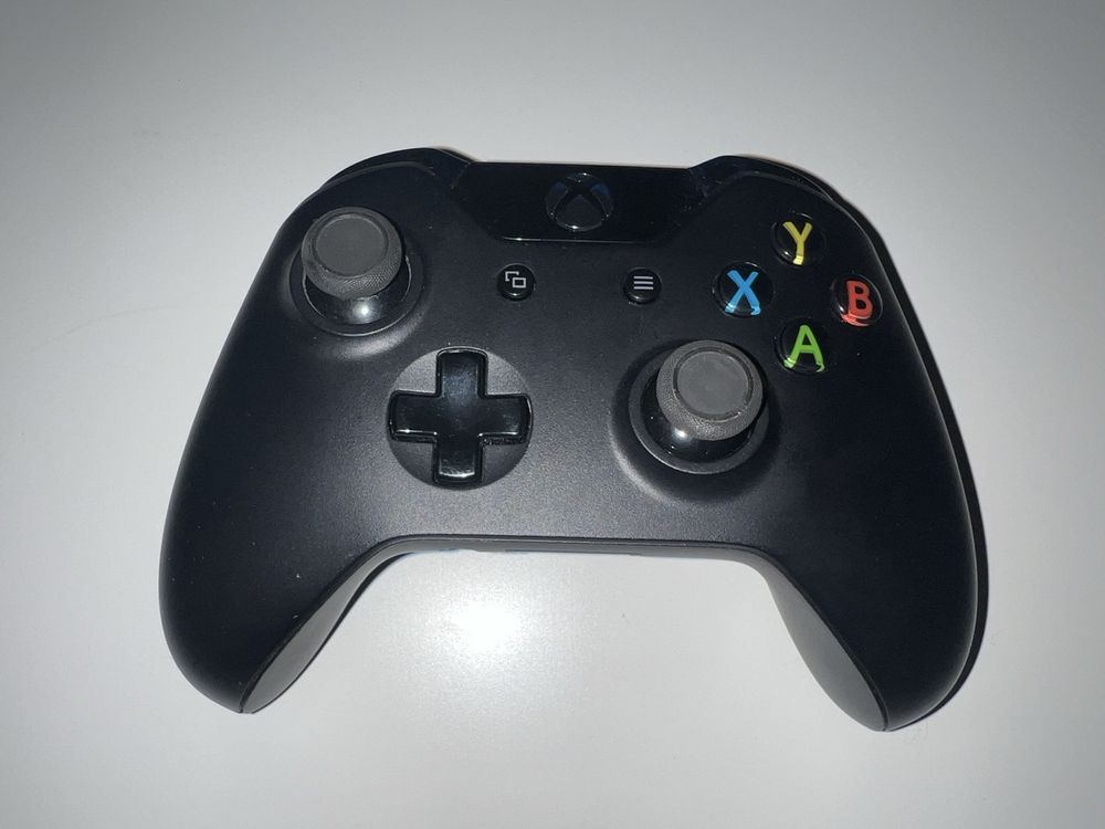 Xbox One Wireless Controller schwarz | Kaufen auf Ricardo