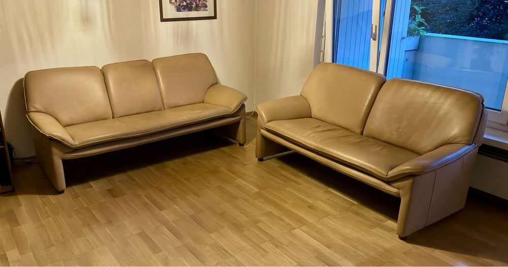 Leder Polstergruppe mit 3er und 2er Sofa (Gebraucht) in Freiburg für CHF 1 – nur Abholung auf ...