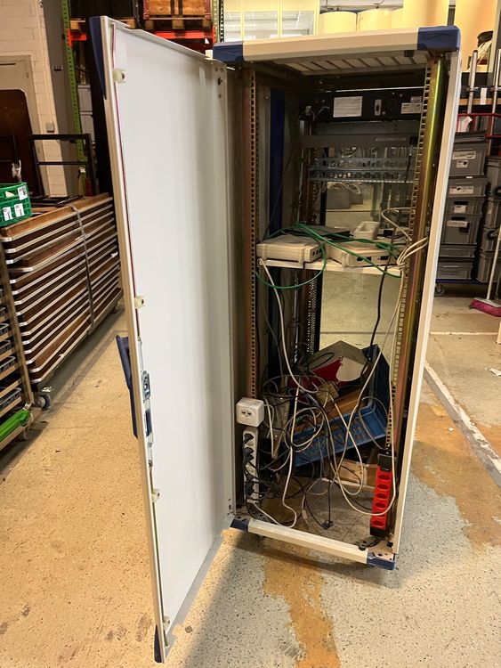 Serverrack rollbar H=164cm | Kaufen auf Ricardo