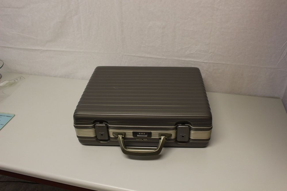 RIMOWA Aktenkoffer wie Neu (Gebraucht) in Worben für CHF 145 – mit Lieferung auf Ricardo kaufen