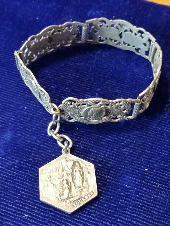 Antikes lourdes Armband (Gebraucht) in Bützberg für CHF 45 – mit Lieferung auf Ricardo kaufen