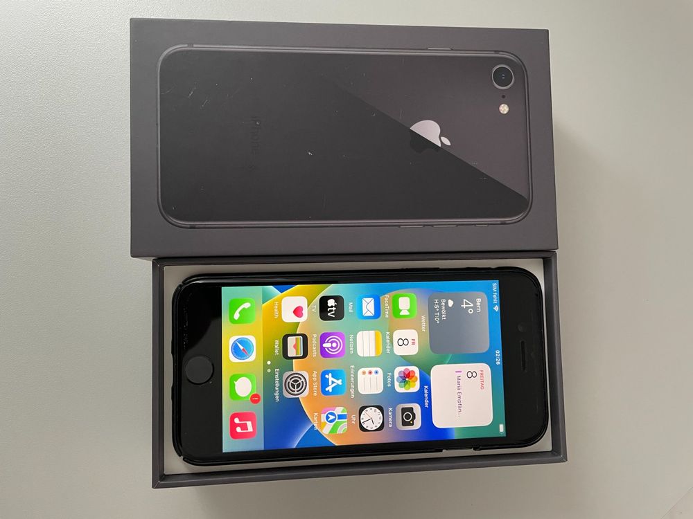 iPhone8 - 256GB mit Backcover | Kaufen auf Ricardo