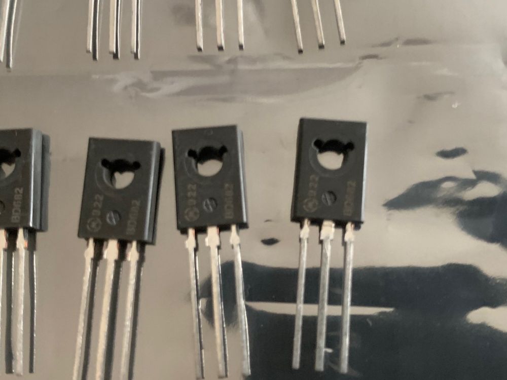 20 Stück PNP Power Darlington Transistoren - BD682 (Neu (gemäss ...