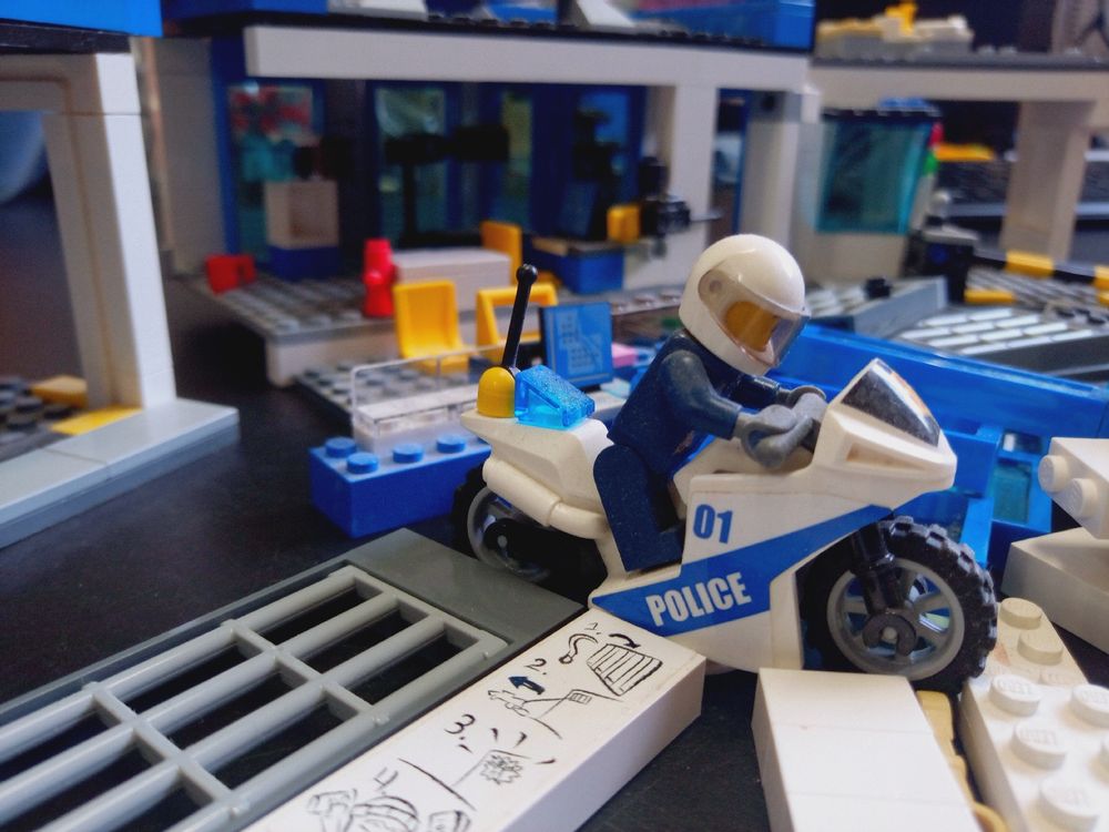 LEGO City Polizeistation und Gefängnis (Gebraucht) in Zofingen für CHF ...